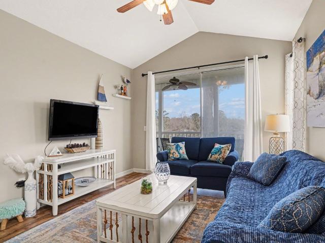 636 River Oaks Dr. 49I