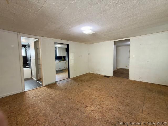 636 W 7th Street
