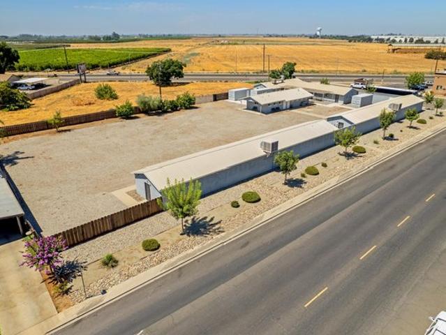 636 W Kern St, Dinuba, CA 93618