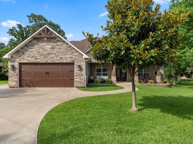 636 W Lake Drive