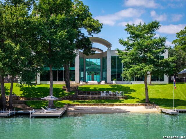 636 Woodlake Dr