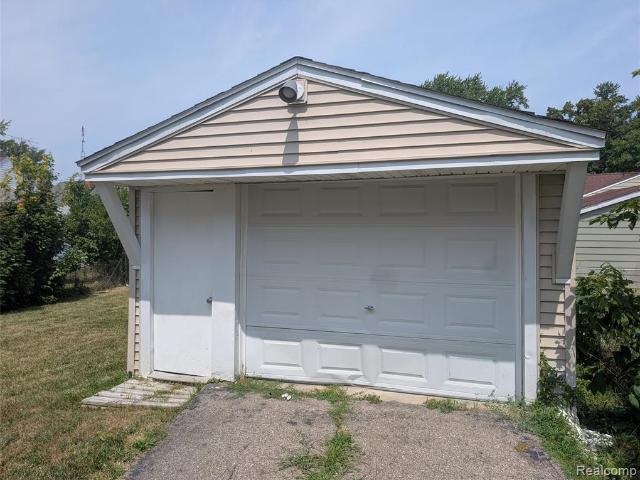 636 Waldman Avenue