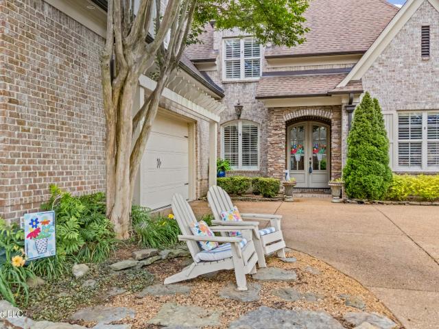 6375 Moondance Cove