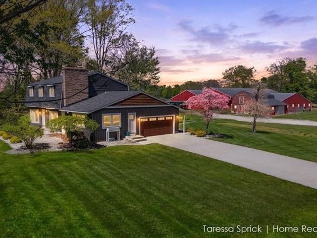 6375 Bauer Rd, Hudsonville, MI 49426
