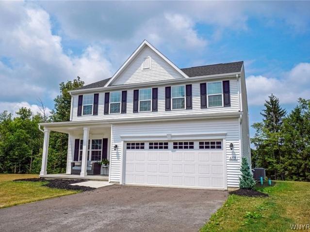 6375 Deanna Dr, Hamburg, NY 14075