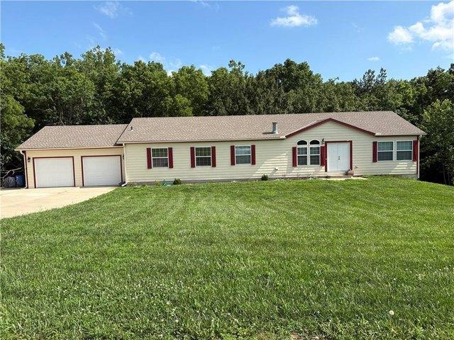 6375 SE Vollmer Dr, Lathrop, MO 64465