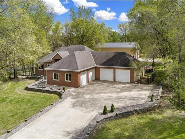 6370 nd St W, Faribault, MN 55021