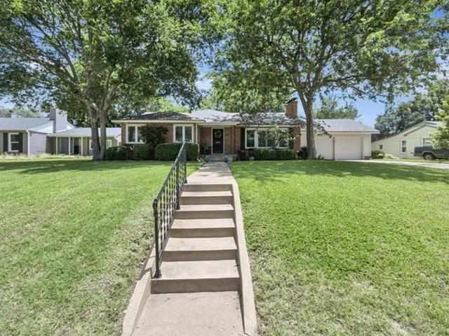 6371 Greenway Rd, Fort Worth, TX 76116