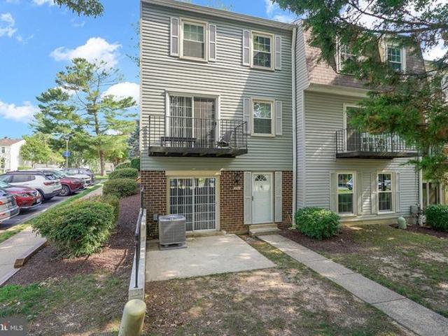 6372 Birch Leaf Ct, Burke, VA 22015