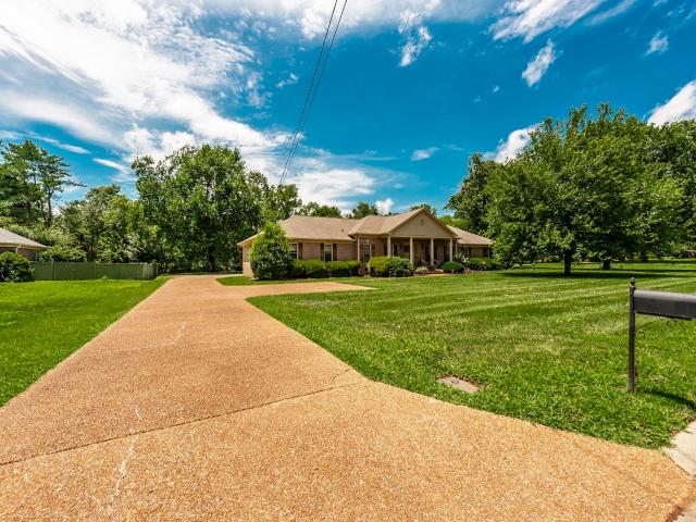 6372 Chickering Cir