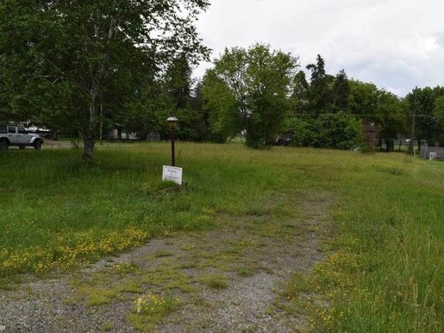 6372 Lapeer Rd, Clyde, MI 48049