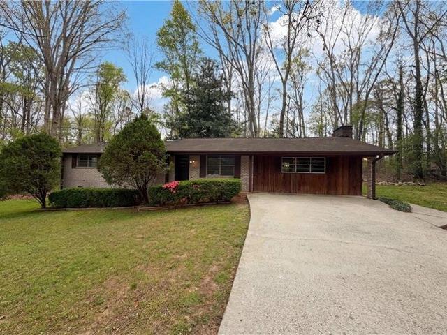 6372 S Skyline Dr, Douglasville, GA 30135