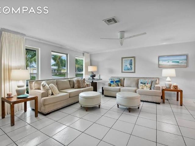 6372 Sleepy Willow Way, Delray Beach, FL