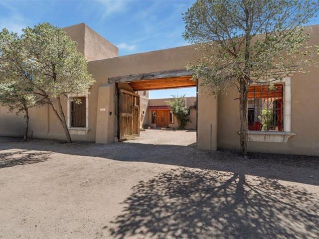 637 Alto St Apt A, Santa Fe, NM 87501
