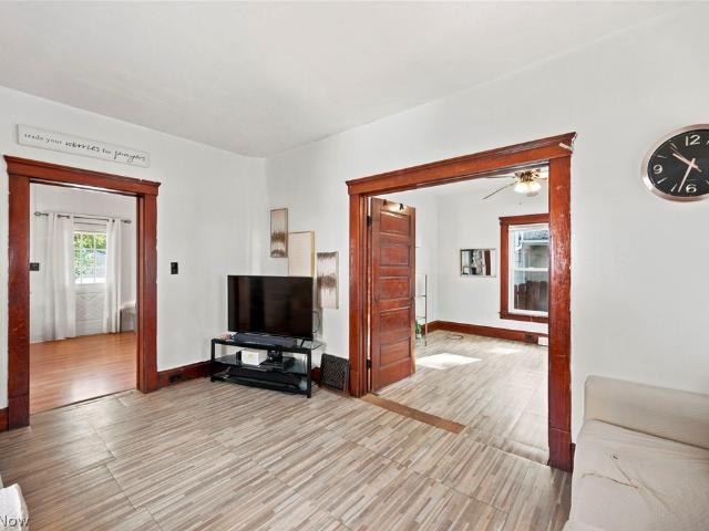 637 Dewey Avenue