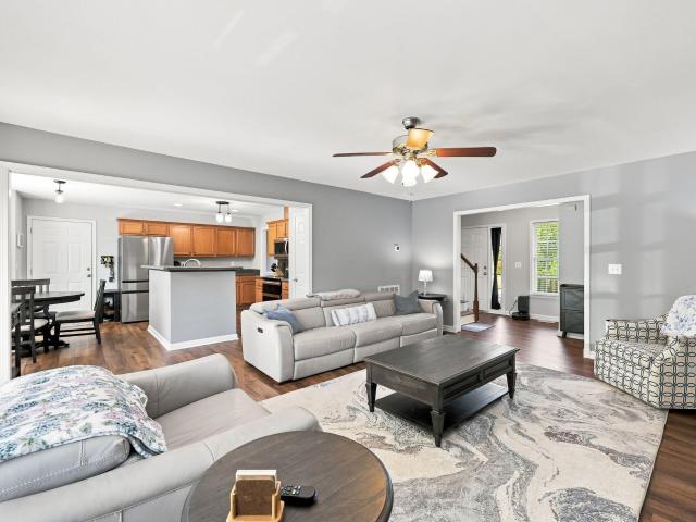 637 Dickinson Road