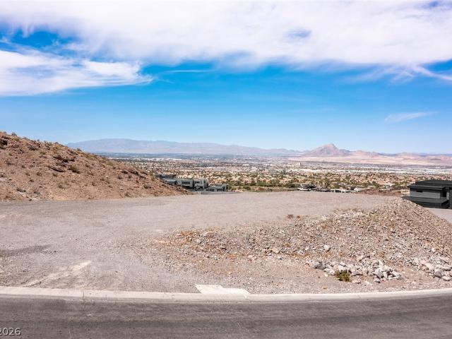 637 Dragon Peak Dr, Henderson, NV 89012 | MLS #2777