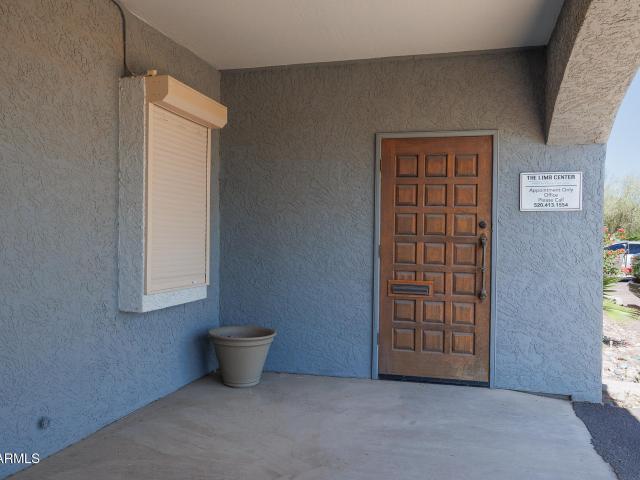 637 E Cottonwood Lane