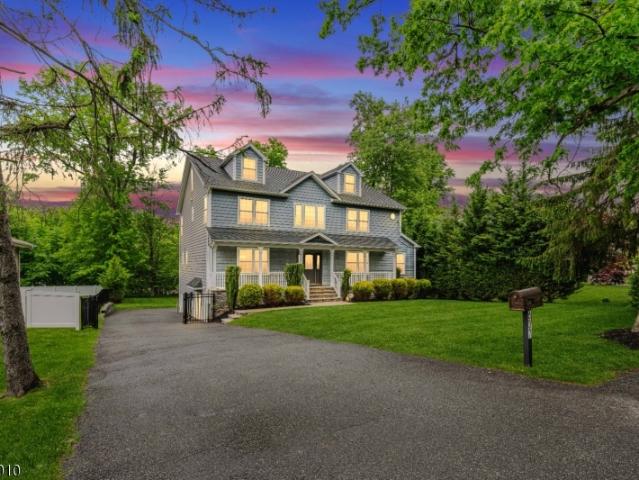 637 Mountain Ave