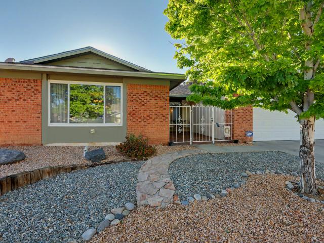 637 Monte Alto Drive NE