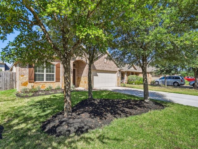 637 Maple Point Drive E