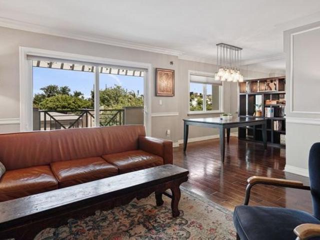 637 N West Knoll Dr 301, West Hollywood, CA
