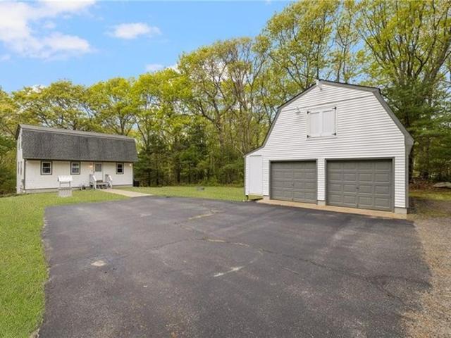 637 Read School House Rd, Coventry, RI 02816