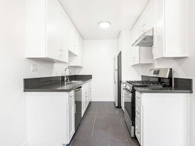 637 W. 79th 2 Bedroom Apartment for Rent at 637 W 79th St, Los Angeles, CA 90044