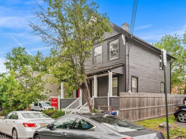637 Union St