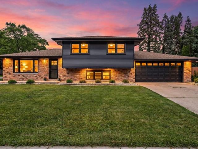 6384 Fallen Timbers Ave, Portage, IN 46368