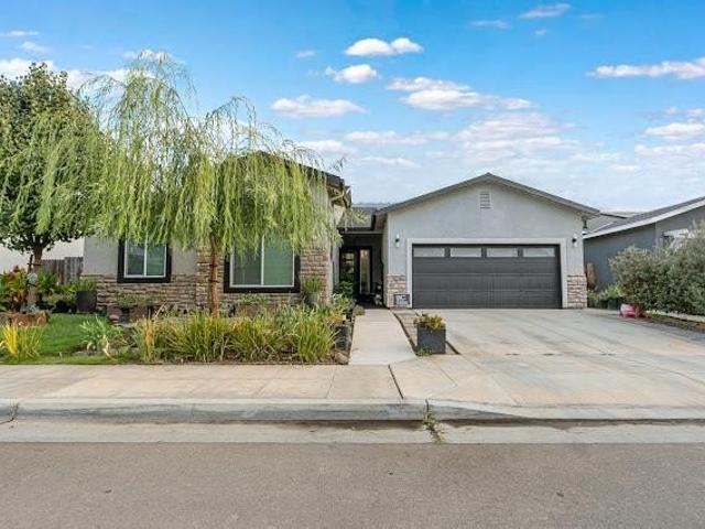 6388 E Fedora Ave, Fresno, CA 93727
