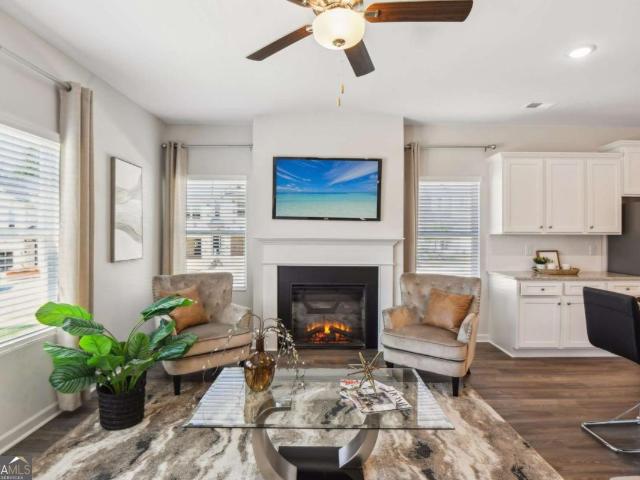 6389 Warbler Court