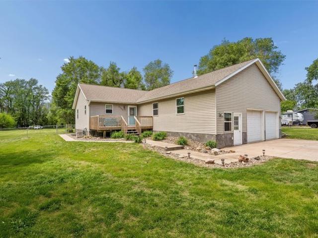 6380 NW 54th Ct, Johnston, IA 50131