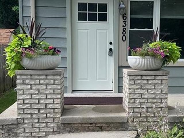 6380 Elmwood Dr, Waterford Township, MI 48329