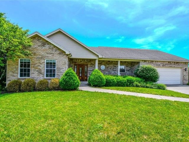 6380 Pin Oak Ct, Huber Heights, OH 45424