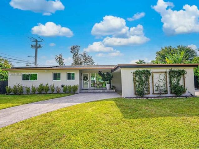 6380 63rd Ave SW, South Miami, FL 33143