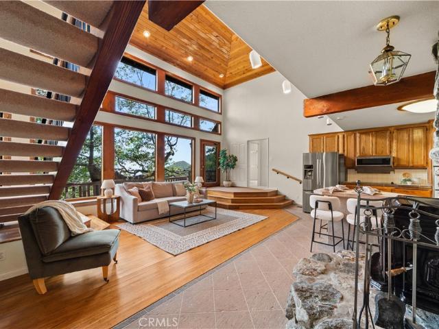 6381 Sugar Pines