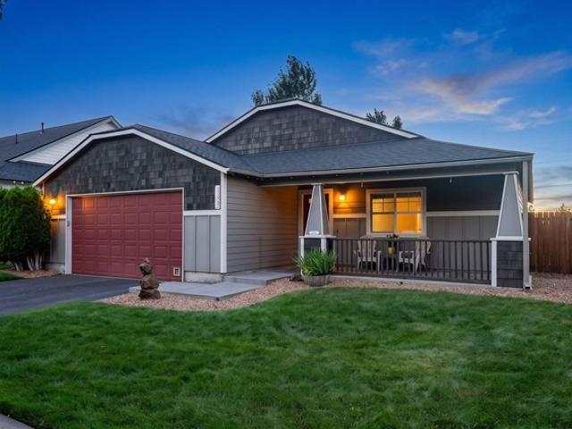 63825 Hunters Cir, Bend, OR 97701
