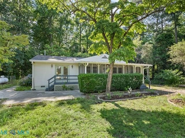 6382 Holly Trl, Dutton, VA 23061