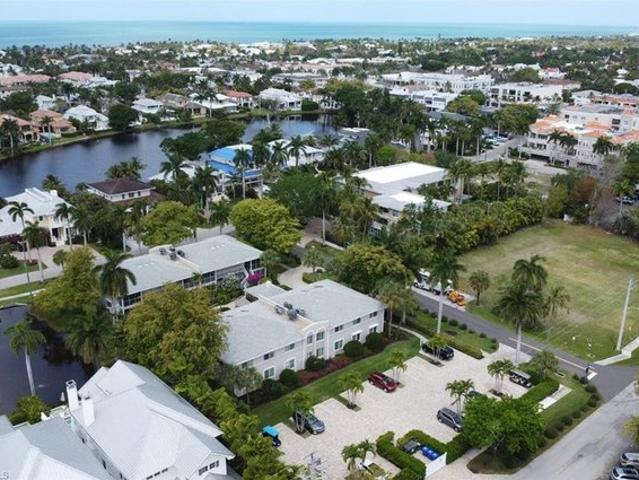 638 7th Ave S Unit B638, Naples, FL 34102