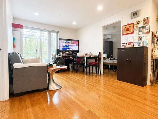 638 50th Street # 2B