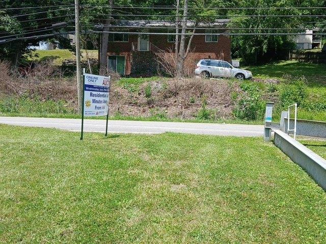 638 Campbells Creek Rd, Charleston, WV 25306