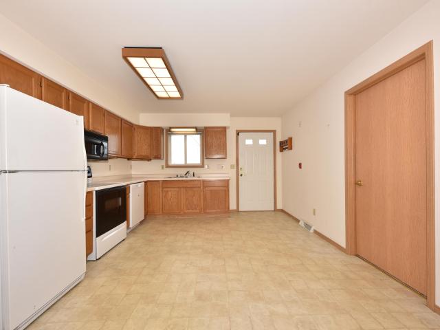 638 Beaus Bay, Unit 1