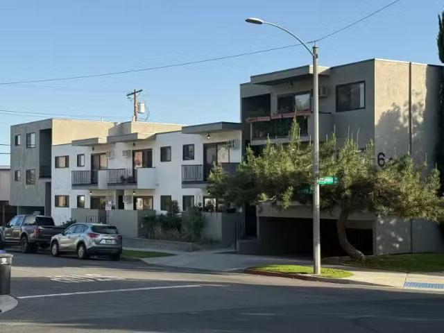 638 E Angeleno Ave #B, Burbank, CA 91501