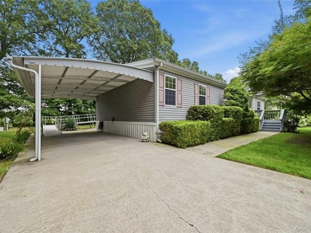 638 Fresh Pond Ave Unit 320, Calverton, NY 11933