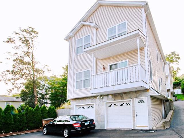 638 Hope St, Stamford, CT 06907