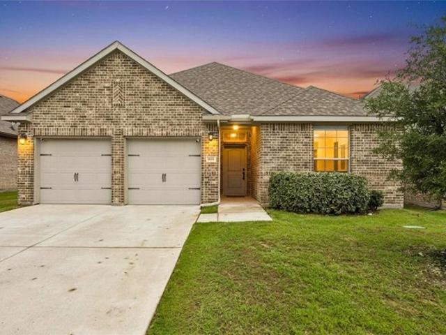 638 Hazeltine Rd, Red Oak, TX 75154