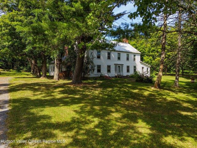 638 Hillcrest Rd, Hannacroix, NY 12087