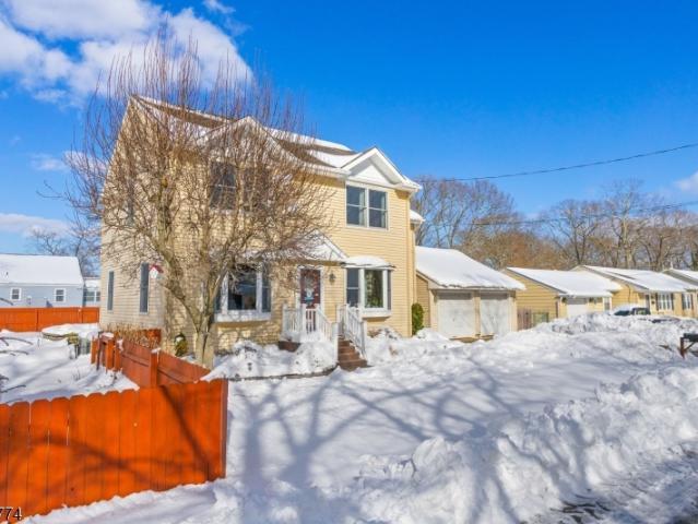 638 Ivanhoe Rd