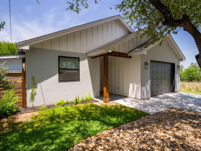 638 Oak Ln